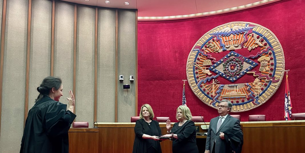 Barbara Womack Webb Sworn In as Arkansas Supreme Court Associate ...