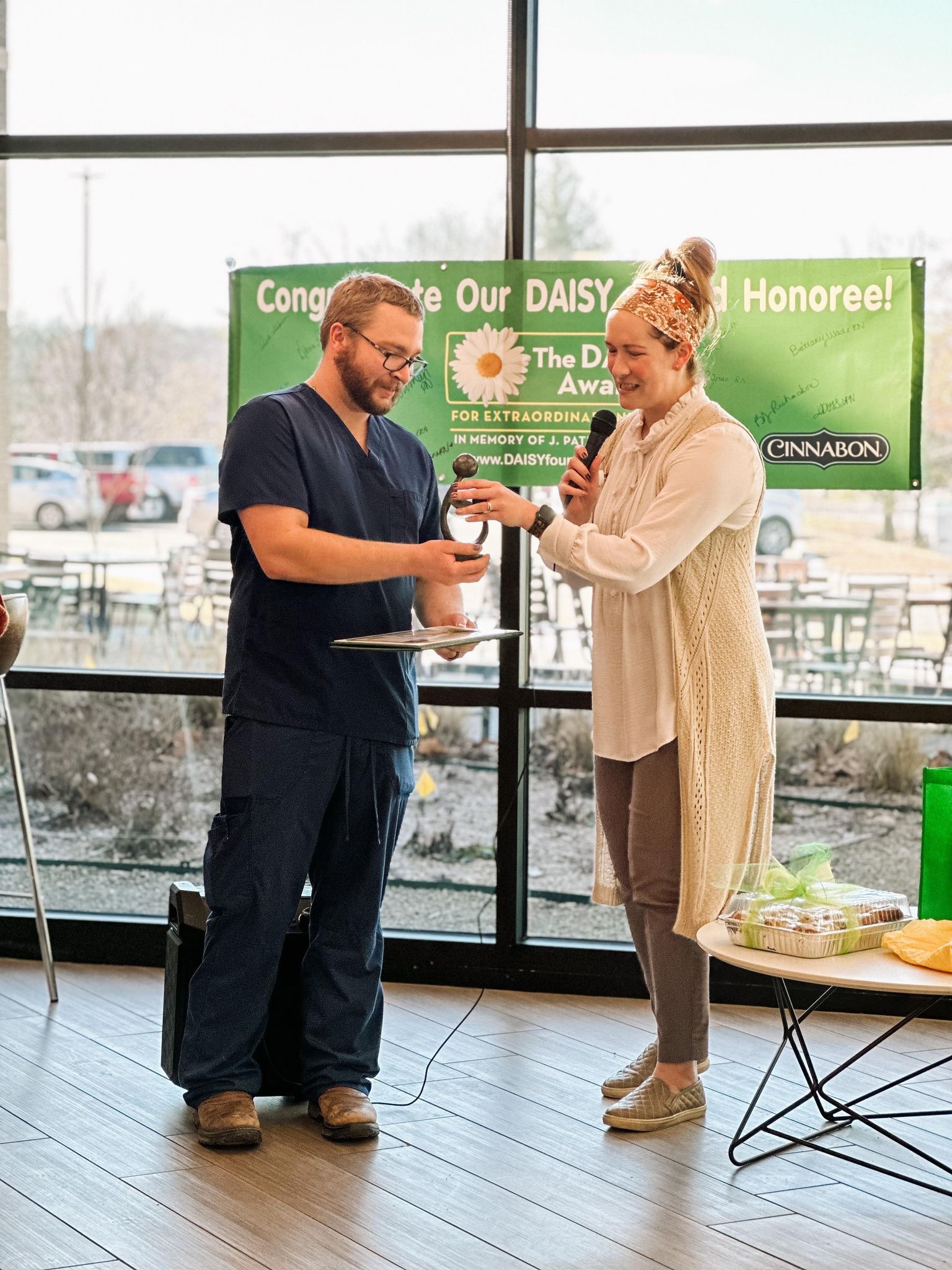 DAISY Award presented to Ozarks Healthcare ICU Nurse - Ozark Radio News