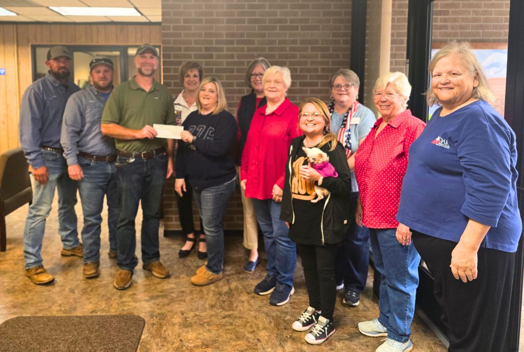 Howell-Oregon Electric Cooperative Donates to Wreaths Across America ...